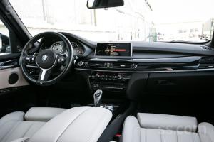 White BMW X5 2015 in Riga, with an engine capacity of 3.00 L and mileage of 149 thousand km for 25500 €, photo 14 on AUTOMOTO.COM.LV