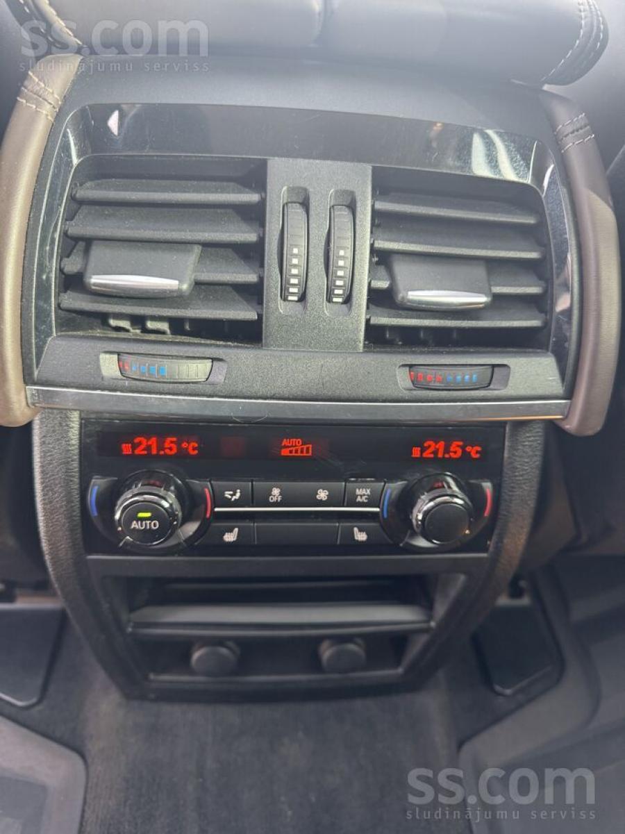 White BMW X5 2015 in Riga, with an engine capacity of 3.00 L and mileage of 217 thousand km for 23550 €, photo 29 on AUTOMOTO.COM.LV
