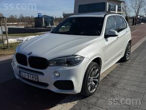 White BMW X5 2015 in Jelgava, with an engine capacity of 3.00 L and mileage of 276 thousand km for 19650 €, photo 6 on AUTOMOTO.COM.LV