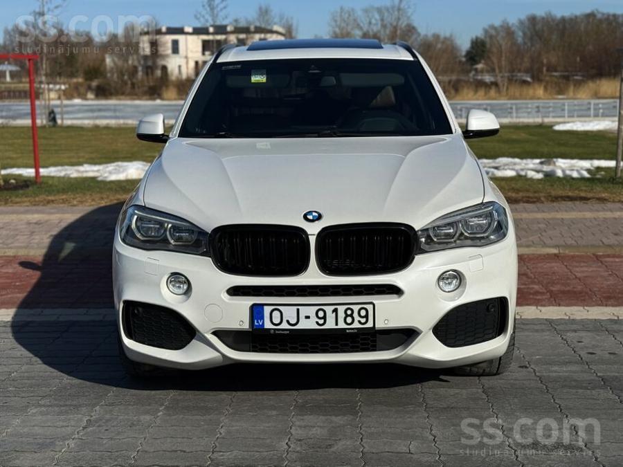 White BMW X5 2015 in Jelgava, with an engine capacity of 3.00 L and mileage of 276 thousand km for 19650 €, photo 13 on AUTOMOTO.COM.LV