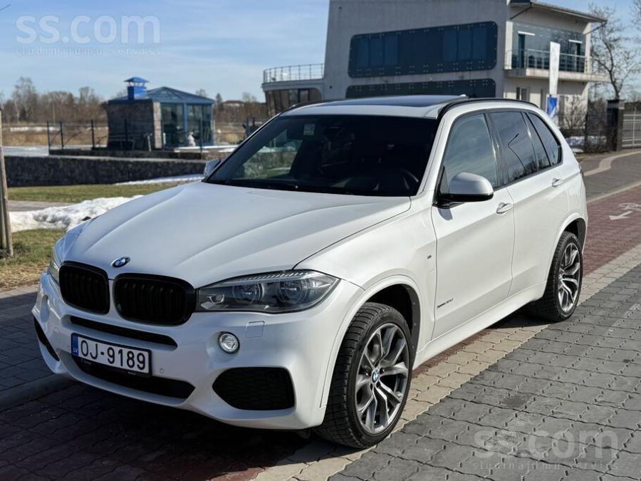 White BMW X5 2015 in Jelgava, with an engine capacity of 3.00 L and mileage of 276 thousand km for 19650 €, photo 14 on AUTOMOTO.COM.LV