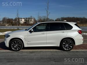 White BMW X5 2015 in Jelgava, with an engine capacity of 3.00 L and mileage of 276 thousand km for 19650 €, photo 15 on AUTOMOTO.COM.LV