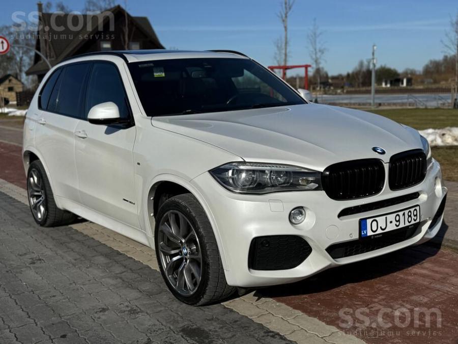 White BMW X5 2015 in Jelgava, with an engine capacity of 3.00 L and mileage of 276 thousand km for 19650 €, photo 18 on AUTOMOTO.COM.LV