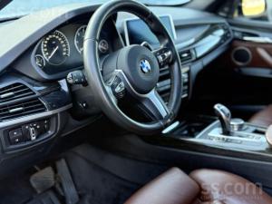 White BMW X5 2015 in Jelgava, with an engine capacity of 3.00 L and mileage of 276 thousand km for 19650 €, photo 19 on AUTOMOTO.COM.LV