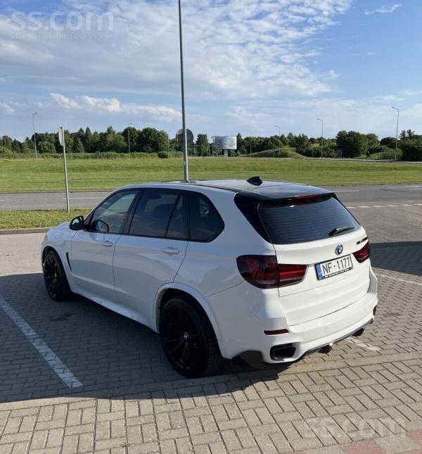Balts BMW X5 2015 Liepāja, ar dzinēja tilpumu 3.00 L un nobraukumu 228 tūkst. km par 24900 €, foto 2 vietnē AUTOMOTO.COM.LV