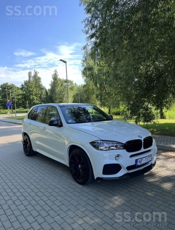Balts BMW X5 2015 Liepāja, ar dzinēja tilpumu 3.00 L un nobraukumu 228 tūkst. km par 24900 €, foto 4 vietnē AUTOMOTO.COM.LV