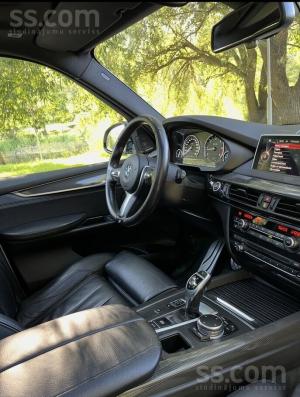 Белый БМВ Х5 2015 в Лиепая, объемом двигателя 3.00 л и пробегом 228 тыс. км за 24900 €, фото 9 на AUTOMOTO.COM.LV