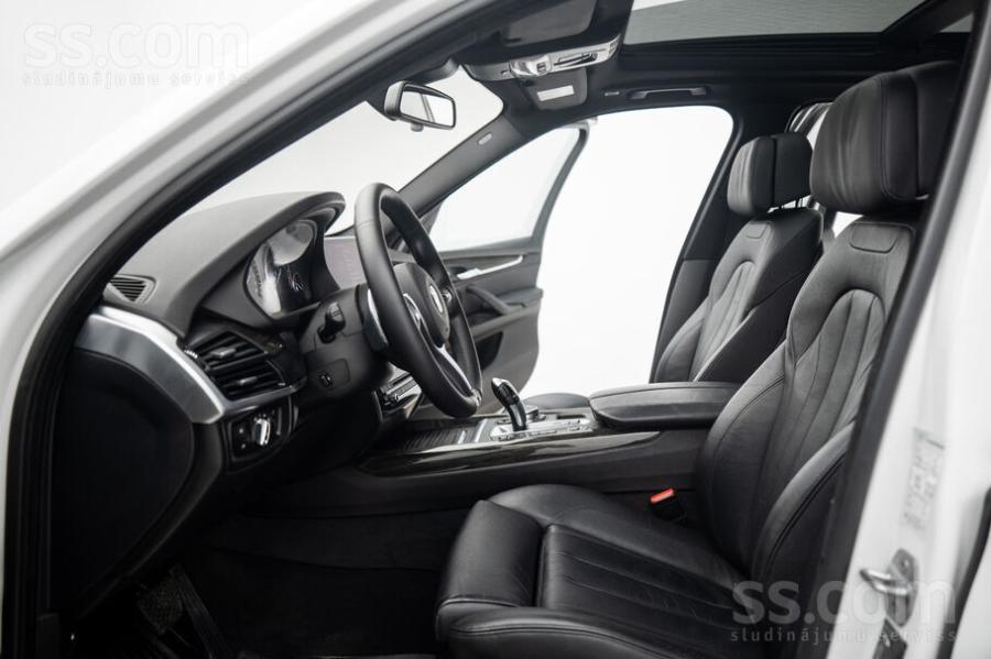 Balts BMW X5 2015 Rīga, ar dzinēja tilpumu 2.00 L un nobraukumu 189 tūkst. km par 23499 €, foto 8 vietnē AUTOMOTO.COM.LV