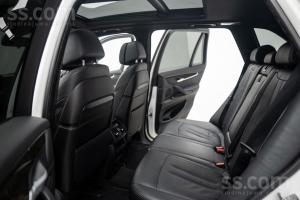 Balts BMW X5 2015 Rīga, ar dzinēja tilpumu 2.00 L un nobraukumu 189 tūkst. km par 23499 €, foto 9 vietnē AUTOMOTO.COM.LV