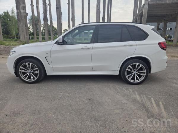Balts BMW X5 2015 Rīga, ar dzinēja tilpumu 3.00 L un nobraukumu 230 tūkst. km par 25500 €, foto 3 vietnē AUTOMOTO.COM.LV