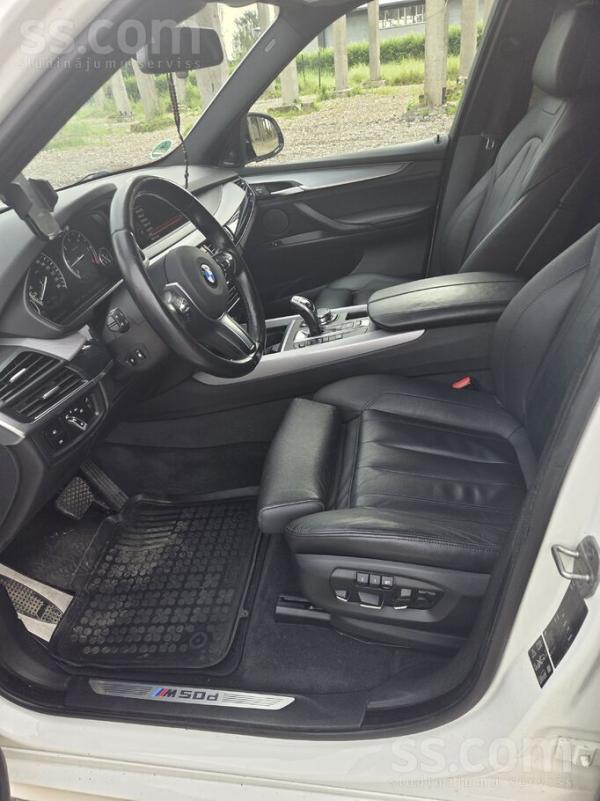 Balts BMW X5 2015 Rīga, ar dzinēja tilpumu 3.00 L un nobraukumu 230 tūkst. km par 25500 €, foto 5 vietnē AUTOMOTO.COM.LV