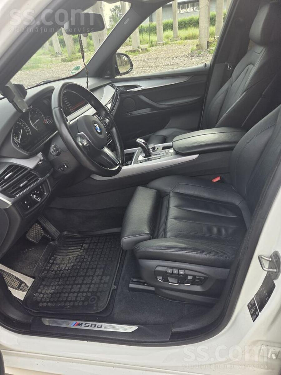 White BMW X5 2015 in Riga, with an engine capacity of 3.00 L and mileage of 230 thousand km for 25500 €, photo 6 on AUTOMOTO.COM.LV