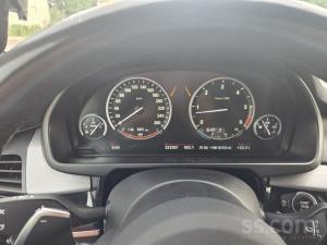 White BMW X5 2015 in Riga, with an engine capacity of 3.00 L and mileage of 230 thousand km for 25500 €, photo 7 on AUTOMOTO.COM.LV
