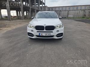 White BMW X5 2015 in Riga, with an engine capacity of 3.00 L and mileage of 230 thousand km for 25500 €, photo 12 on AUTOMOTO.COM.LV