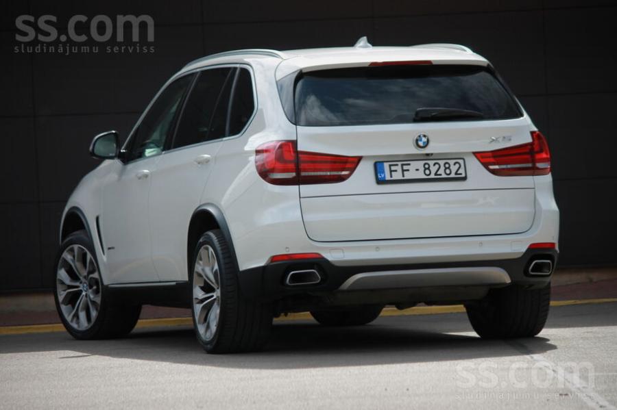 White BMW X5 2015 in Riga, with an engine capacity of 3.00 L and mileage of 230 thousand km for 20800 €, photo 4 on AUTOMOTO.COM.LV