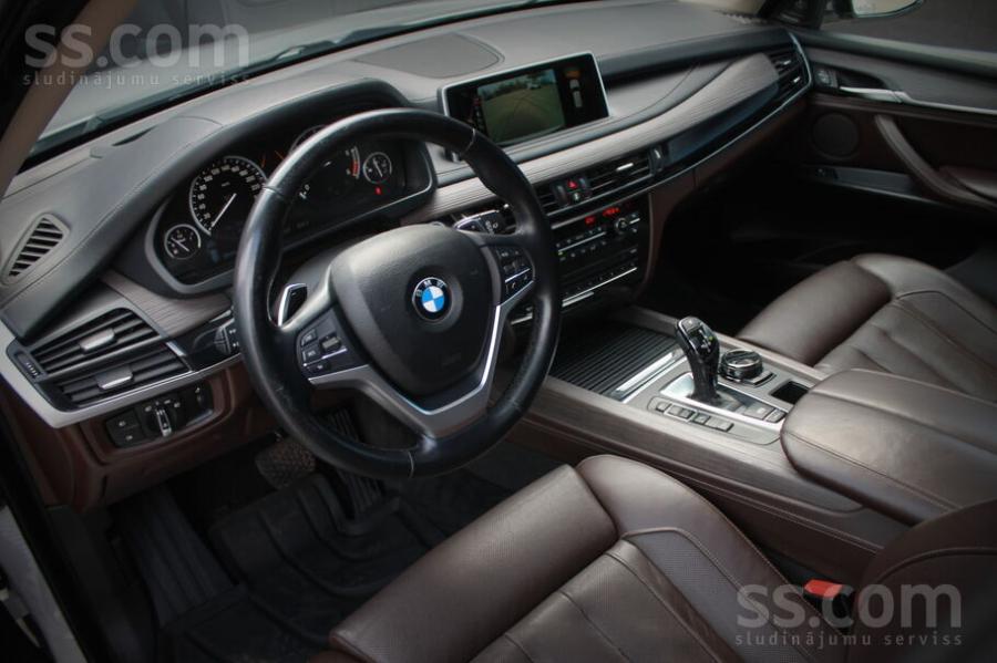 White BMW X5 2015 in Riga, with an engine capacity of 3.00 L and mileage of 230 thousand km for 20800 €, photo 6 on AUTOMOTO.COM.LV