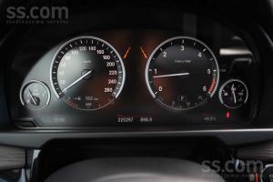 White BMW X5 2015 in Riga, with an engine capacity of 3.00 L and mileage of 230 thousand km for 20800 €, photo 14 on AUTOMOTO.COM.LV