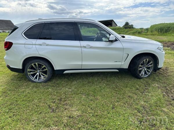 Balts BMW X5 2015 Jēkabpils, ar dzinēja tilpumu 4.00 L un nobraukumu 298 tūkst. km par 18250 €, foto 2 vietnē AUTOMOTO.COM.LV