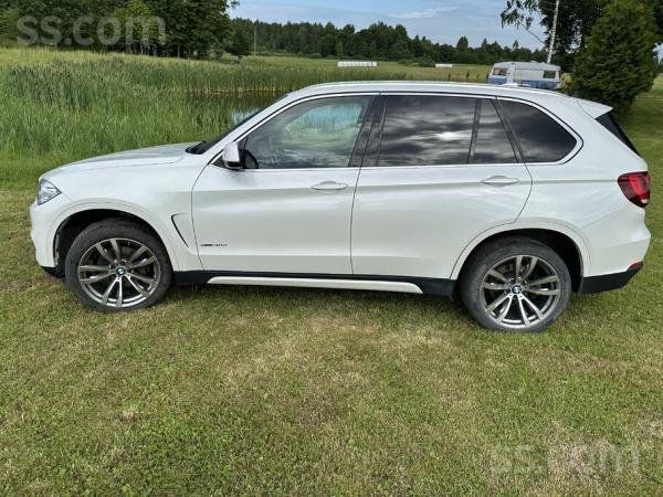 Balts BMW X5 2015 Jēkabpils, ar dzinēja tilpumu 4.00 L un nobraukumu 298 tūkst. km par 18250 €, foto 7 vietnē AUTOMOTO.COM.LV