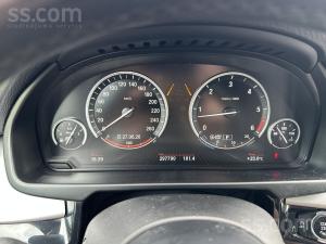 Balts BMW X5 2015 Jēkabpils, ar dzinēja tilpumu 4.00 L un nobraukumu 298 tūkst. km par 18250 €, foto 9 vietnē AUTOMOTO.COM.LV