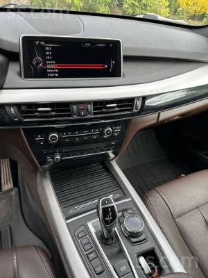 Balts BMW X5 2015 Jēkabpils, ar dzinēja tilpumu 4.00 L un nobraukumu 298 tūkst. km par 18250 €, foto 14 vietnē AUTOMOTO.COM.LV