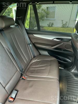 Balts BMW X5 2015 Jēkabpils, ar dzinēja tilpumu 4.00 L un nobraukumu 298 tūkst. km par 18250 €, foto 16 vietnē AUTOMOTO.COM.LV