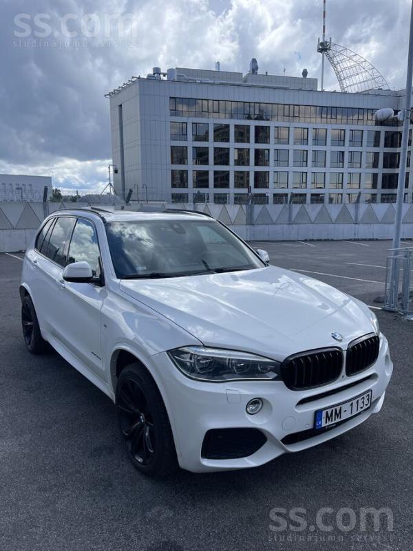 Balts BMW X5 2015 Rīga, ar dzinēja tilpumu 3.00 L un nobraukumu 225 tūkst. km par 19999 €, foto 4 vietnē AUTOMOTO.COM.LV