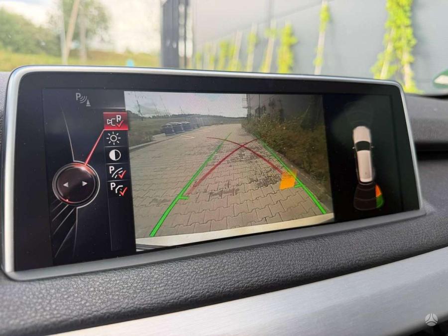Белый БМВ Х5 2015 в Вильнюс, объемом двигателя 2.99 л и пробегом 208 тыс. км за 19999 €, фото 23 на AUTOMOTO.COM.LV