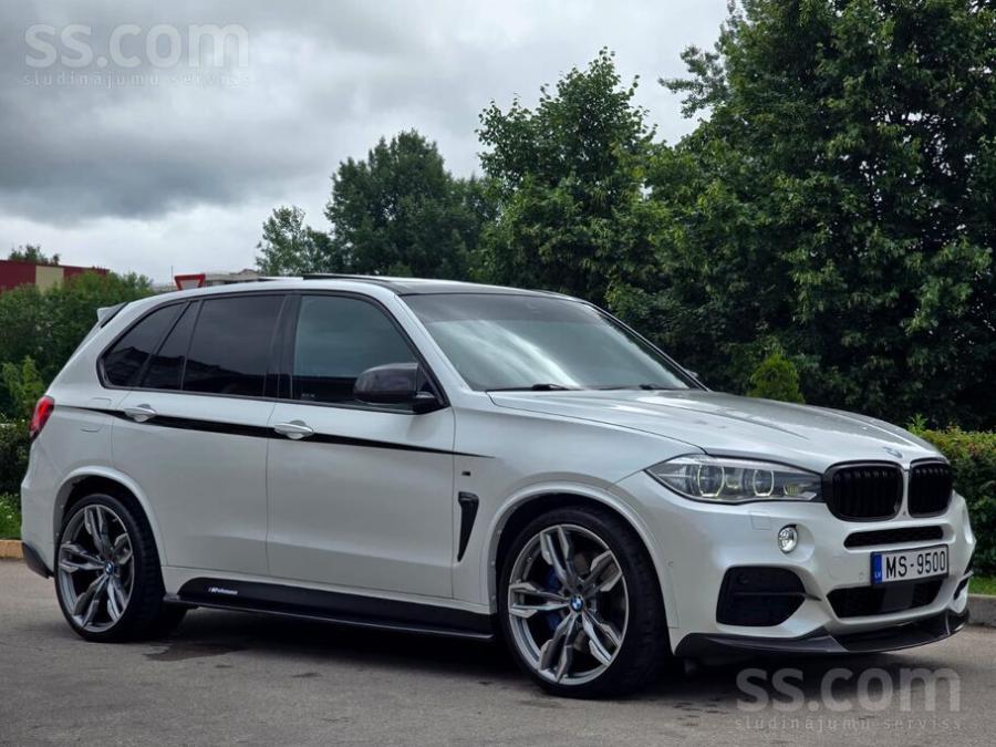 White BMW X5 2015 in Riga, with an engine capacity of 3.00 L and mileage of 64 thousand km for 34000 €, photo 1 on AUTOMOTO.COM.LV