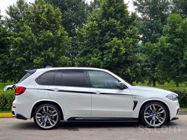 White BMW X5 2015 in Riga, with an engine capacity of 3.00 L and mileage of 64 thousand km for 34000 €, photo 2 on AUTOMOTO.COM.LV