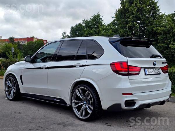 White BMW X5 2015 in Riga, with an engine capacity of 3.00 L and mileage of 64 thousand km for 34000 €, photo 4 on AUTOMOTO.COM.LV
