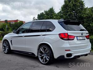 White BMW X5 2015 in Riga, with an engine capacity of 3.00 L and mileage of 64 thousand km for 34000 €, photo 5 on AUTOMOTO.COM.LV