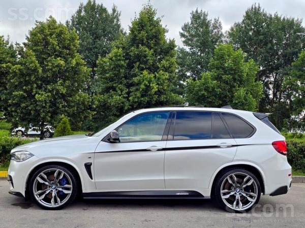White BMW X5 2015 in Riga, with an engine capacity of 3.00 L and mileage of 64 thousand km for 34000 €, photo 5 on AUTOMOTO.COM.LV