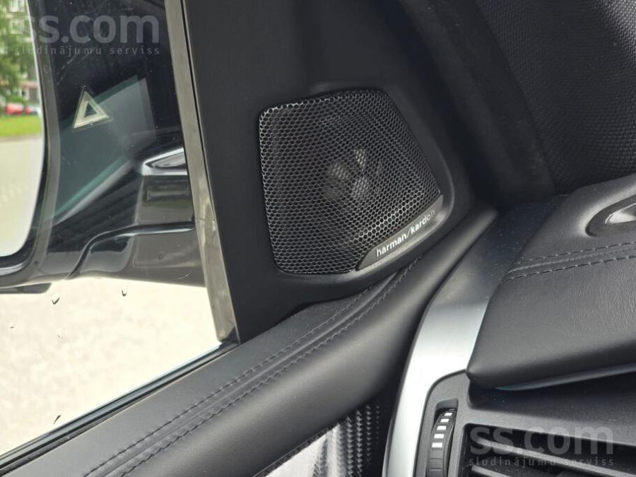 White BMW X5 2015 in Riga, with an engine capacity of 3.00 L and mileage of 64 thousand km for 34000 €, photo 16 on AUTOMOTO.COM.LV