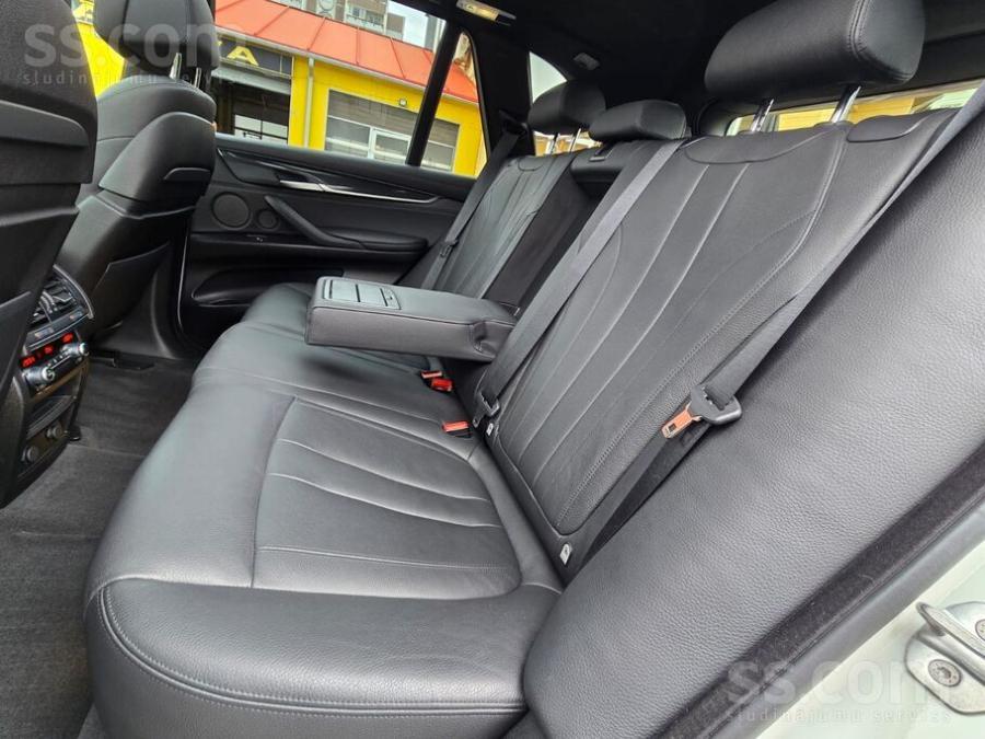 White BMW X5 2015 in Riga, with an engine capacity of 3.00 L and mileage of 64 thousand km for 34000 €, photo 22 on AUTOMOTO.COM.LV