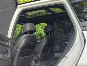 White BMW X5 2015 in Vilnius, with an engine capacity of 4.40 L and mileage of 215 thousand km for 19000 €, photo 8 on AUTOMOTO.COM.LV