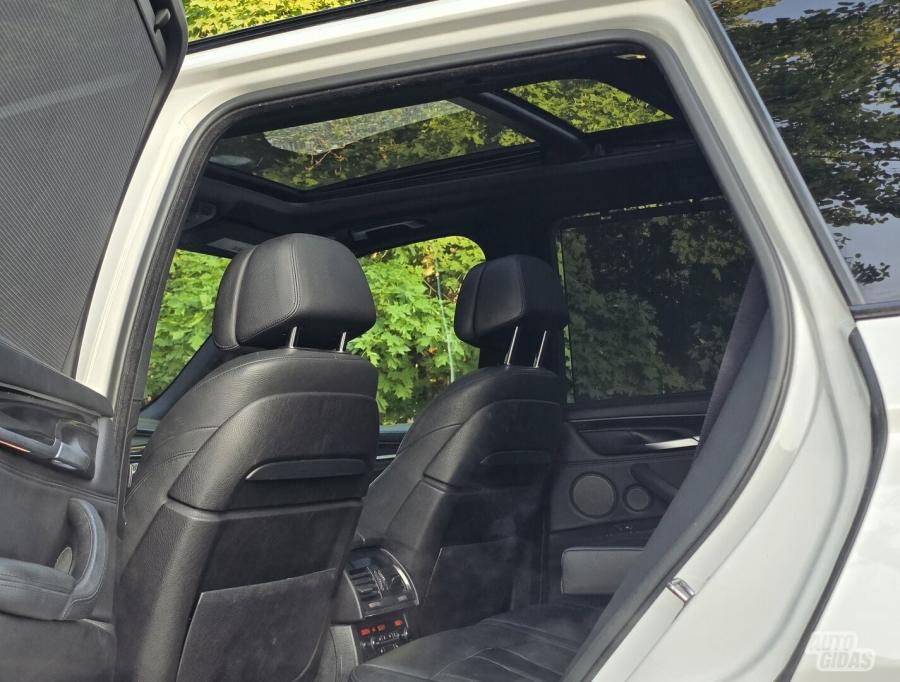White BMW X5 2015 in Vilnius, with an engine capacity of 4.40 L and mileage of 215 thousand km for 19000 €, photo 8 on AUTOMOTO.COM.LV