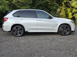 White BMW X5 2015 in Vilnius, with an engine capacity of 4.40 L and mileage of 215 thousand km for 19000 €, photo 13 on AUTOMOTO.COM.LV