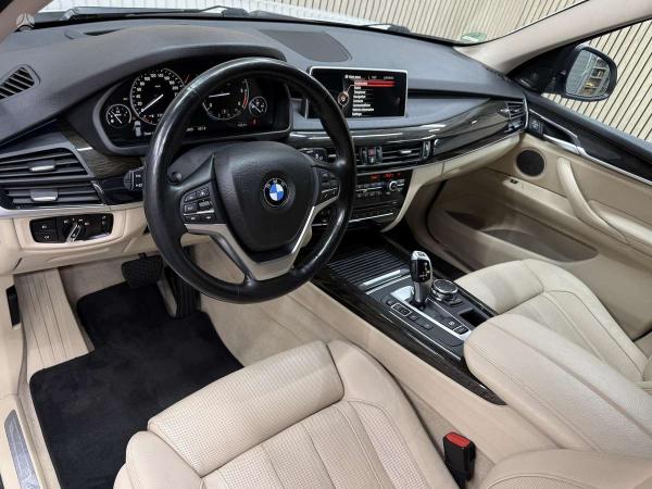 Balts BMW X5 2015 Marijampole, ar dzinēja tilpumu 2.99 L un nobraukumu 238 tūkst. km par 17750 €, foto 2 vietnē AUTOMOTO.COM.LV