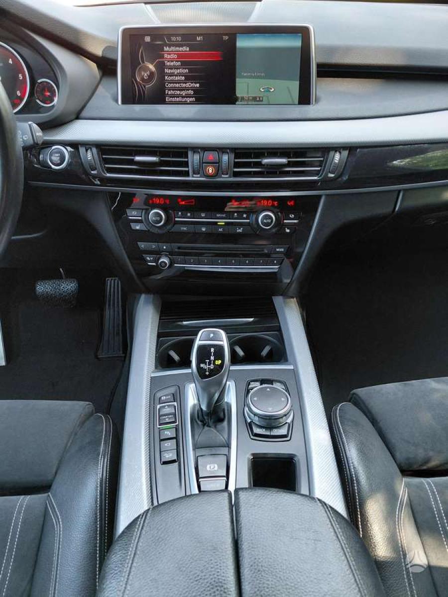 Balts BMW X5 2015 Vilkaviškis, ar dzinēja tilpumu 2.99 L un nobraukumu 235 tūkst. km par 19850 €, foto 31 vietnē AUTOMOTO.COM.LV
