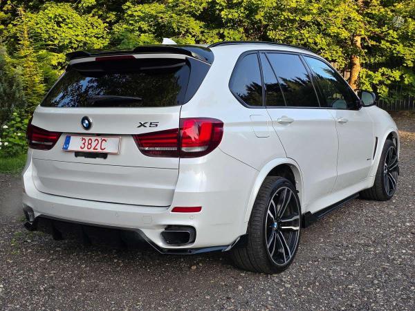White BMW X5 2015 in Vilnius, with an engine capacity of 4.40 L and mileage of 215 thousand km for 18500 €, photo 2 on AUTOMOTO.COM.LV