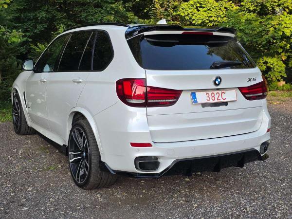 White BMW X5 2015 in Vilnius, with an engine capacity of 4.40 L and mileage of 215 thousand km for 18500 €, photo 4 on AUTOMOTO.COM.LV