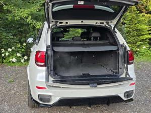 White BMW X5 2015 in Vilnius, with an engine capacity of 4.40 L and mileage of 215 thousand km for 18500 €, photo 11 on AUTOMOTO.COM.LV