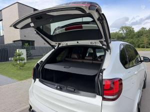 White BMW X5 2015 in Kaunas, with an engine capacity of 2.99 L and mileage of 301 thousand km for 18800 €, photo 11 on AUTOMOTO.COM.LV