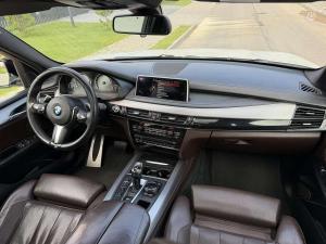 White BMW X5 2015 in Kaunas, with an engine capacity of 2.99 L and mileage of 301 thousand km for 18800 €, photo 14 on AUTOMOTO.COM.LV