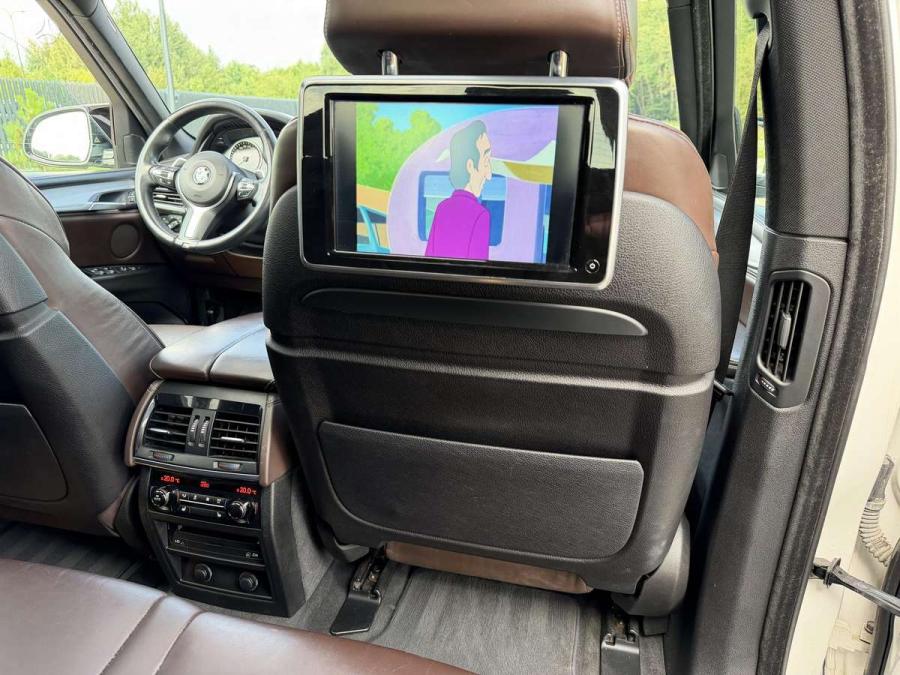 White BMW X5 2015 in Kaunas, with an engine capacity of 2.99 L and mileage of 301 thousand km for 18800 €, photo 15 on AUTOMOTO.COM.LV