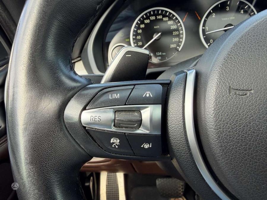 White BMW X5 2015 in Kaunas, with an engine capacity of 2.99 L and mileage of 301 thousand km for 18800 €, photo 24 on AUTOMOTO.COM.LV