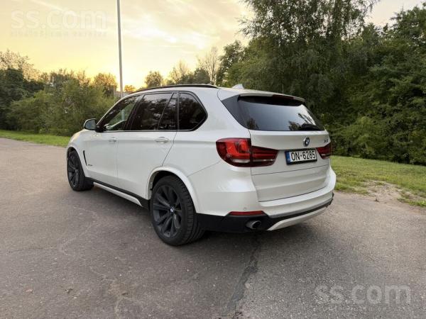 Белый БМВ Х5 2015 в Рига, объемом двигателя 3.00 л и пробегом 350 тыс. км за 15950 €, фото 2 на AUTOMOTO.COM.LV