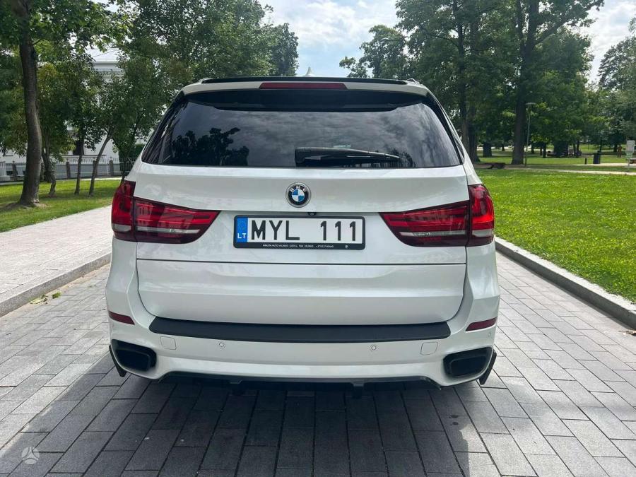 White BMW X5 2015 in Marijampole, with an engine capacity of 2.00 L and mileage of 243 thousand km for 17500 €, photo 7 on AUTOMOTO.COM.LV