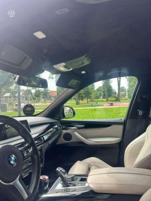 White BMW X5 2015 in Marijampole, with an engine capacity of 2.00 L and mileage of 243 thousand km for 17500 €, photo 10 on AUTOMOTO.COM.LV